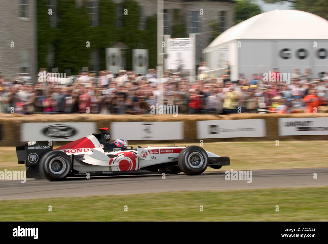 Formula one racing car 2005 hi-res stock photography and images - Alamy