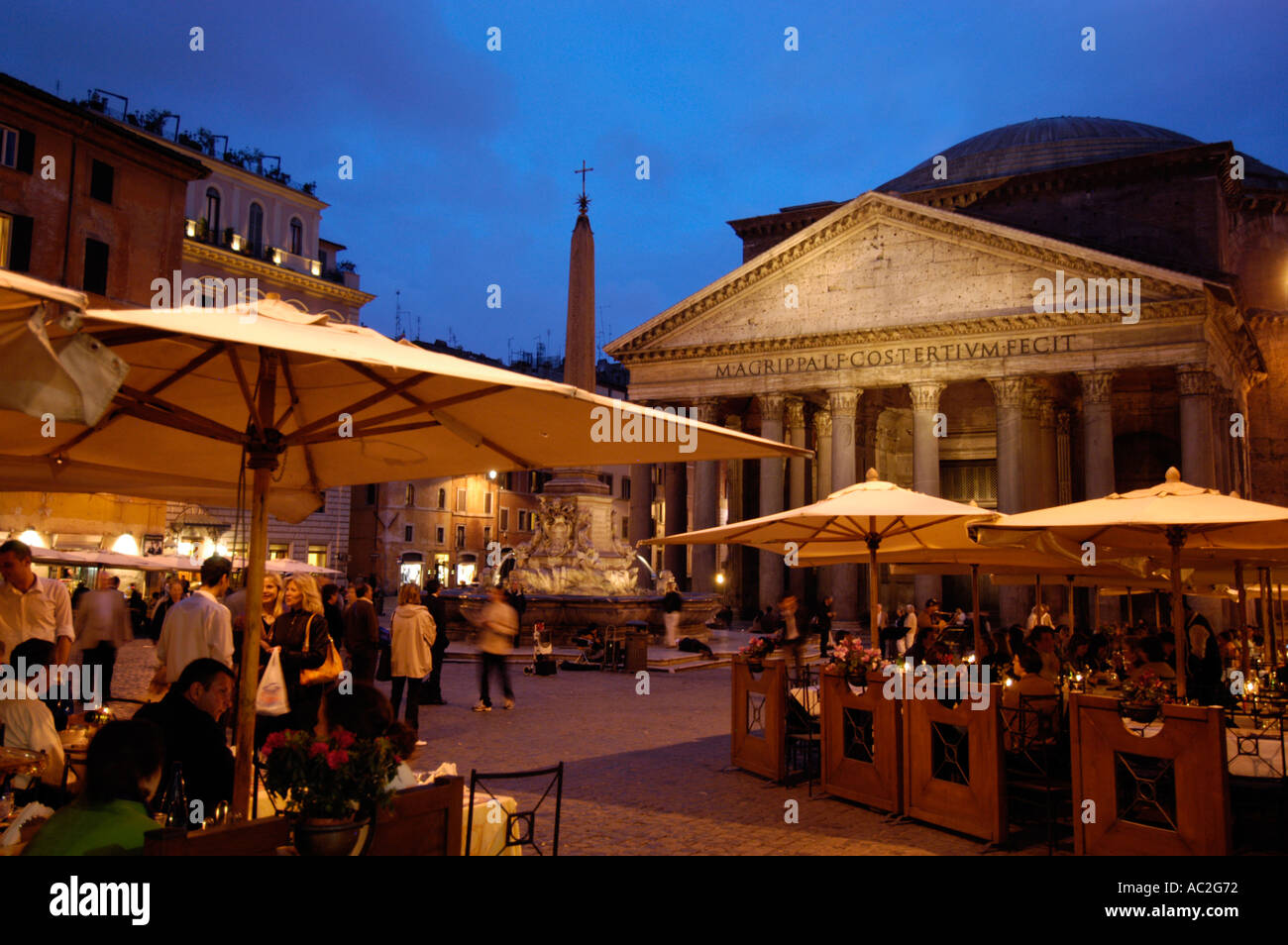 Ancient roman restaurant fresco hi-res stock photography and images - Alamy