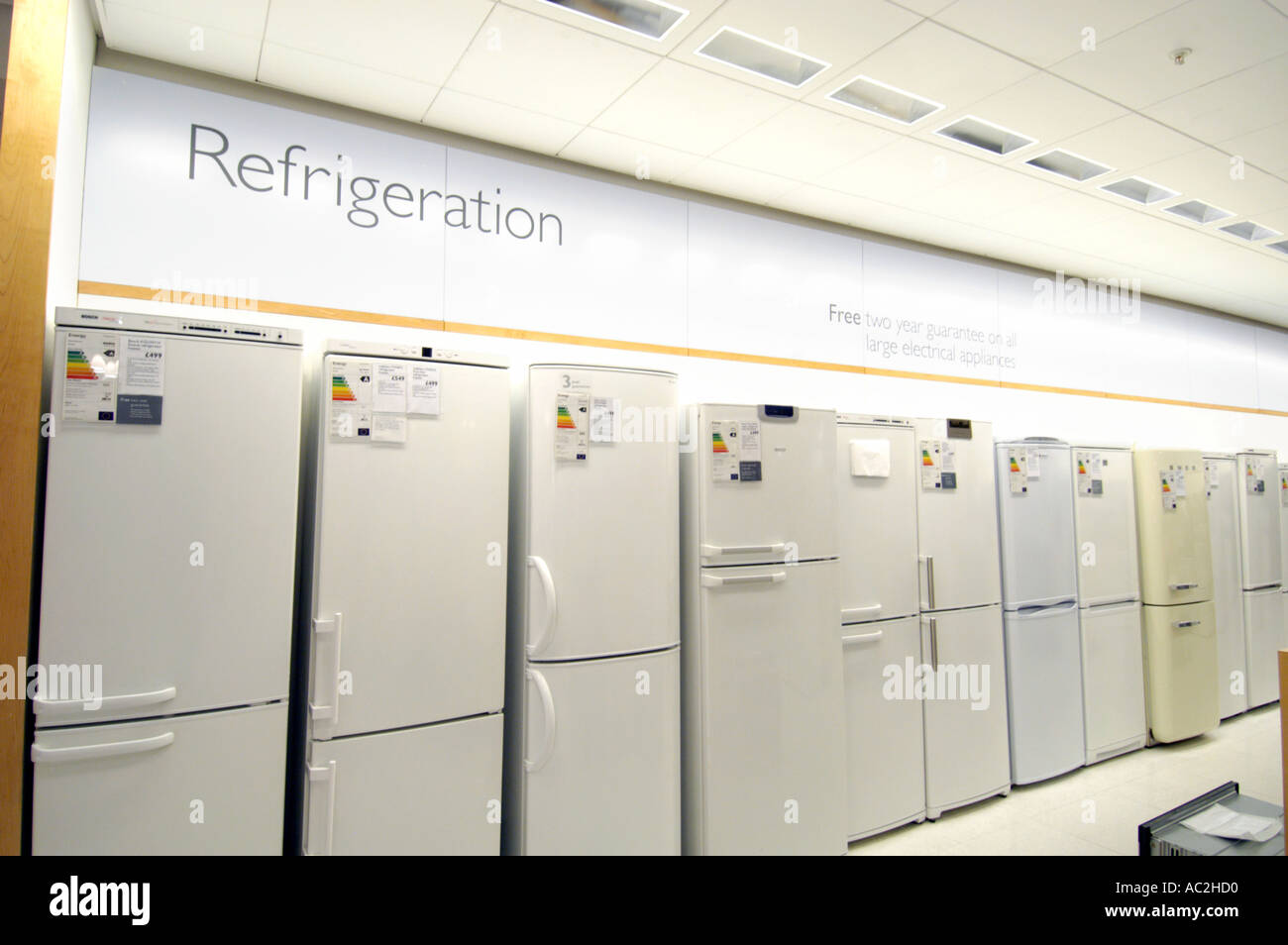 John lewis white goods hi-res stock photography and images - Alamy