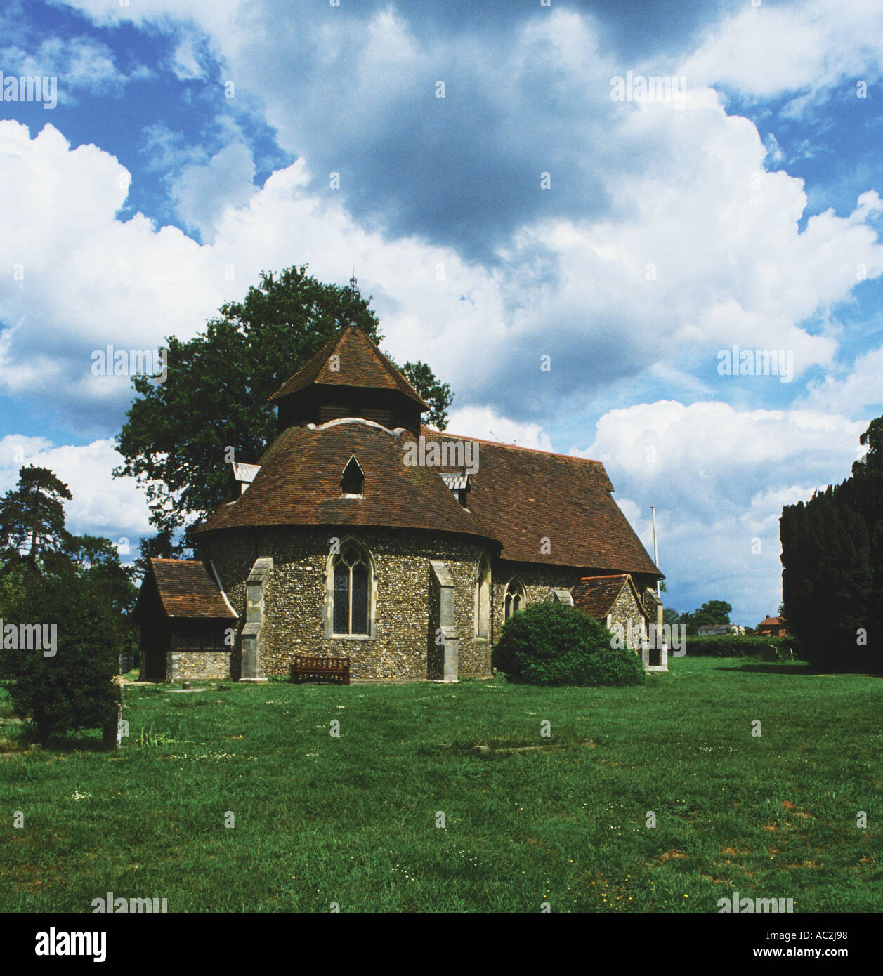 one of four round churches in England Little Maplestead Essex Stock ...