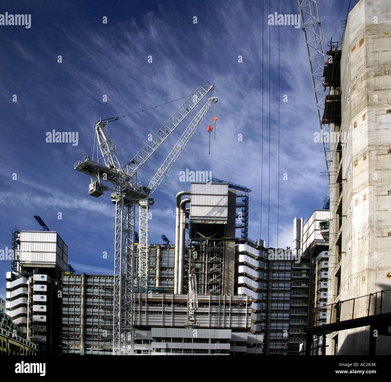 Modern methods construction london hi-res stock photography and images ...