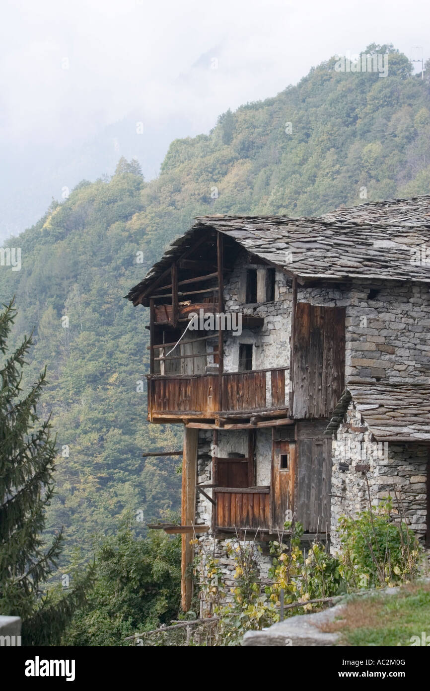 Savogno village hi-res stock photography and images - Alamy
