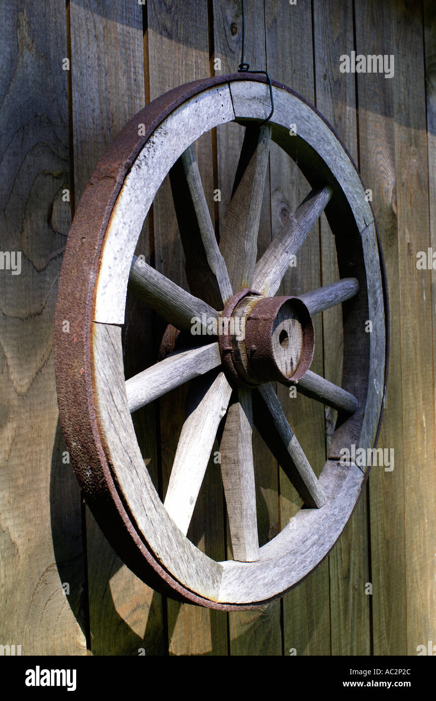 old wheel of timber Stock Photo - Alamy