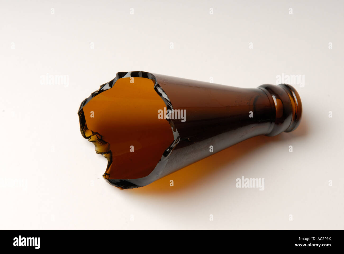 Smashed beer bottle hi-res stock photography and images - Alamy