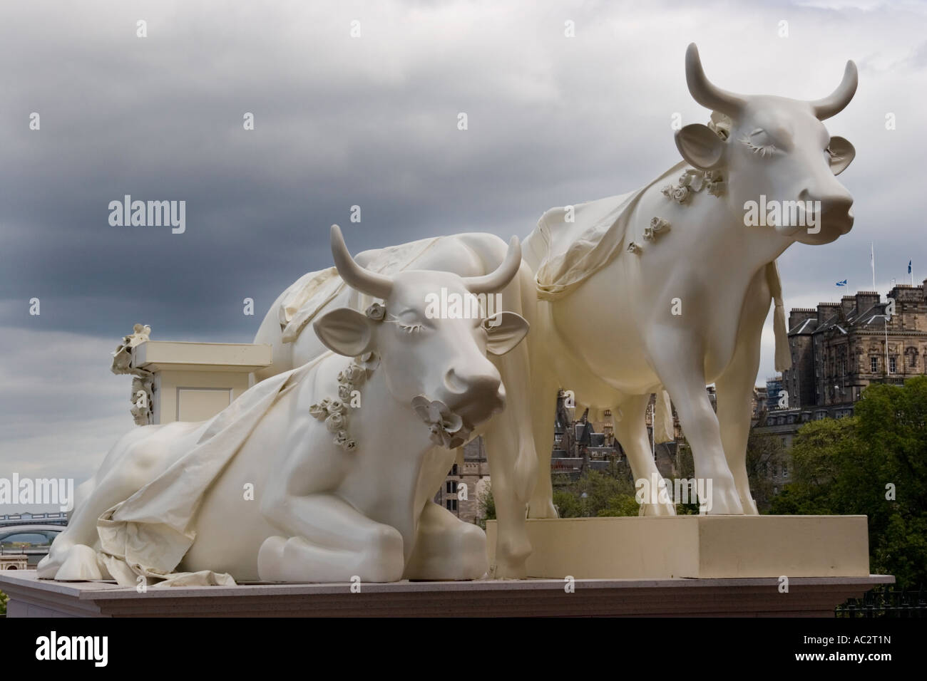 Edinburgh Cow Parade 2006 cow sculptures on the theme of Antonio Canova ...