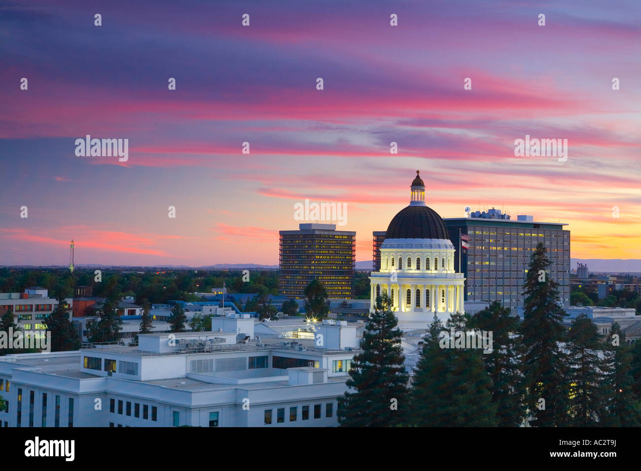 The California State Capitol building at sunset, Sacramento, California ...