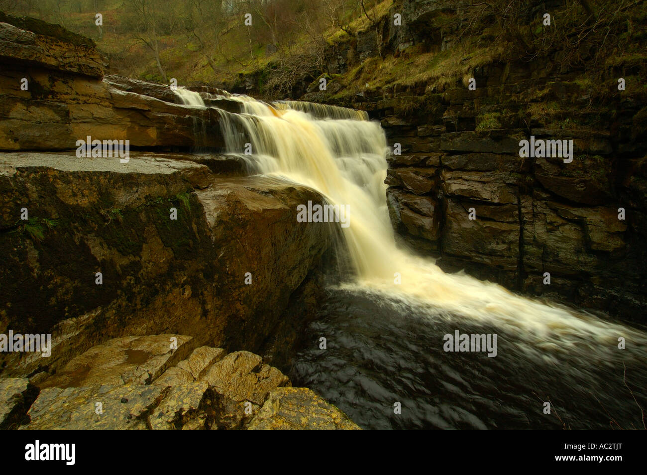 Kisdon force waterfall hi-res stock photography and images - Alamy