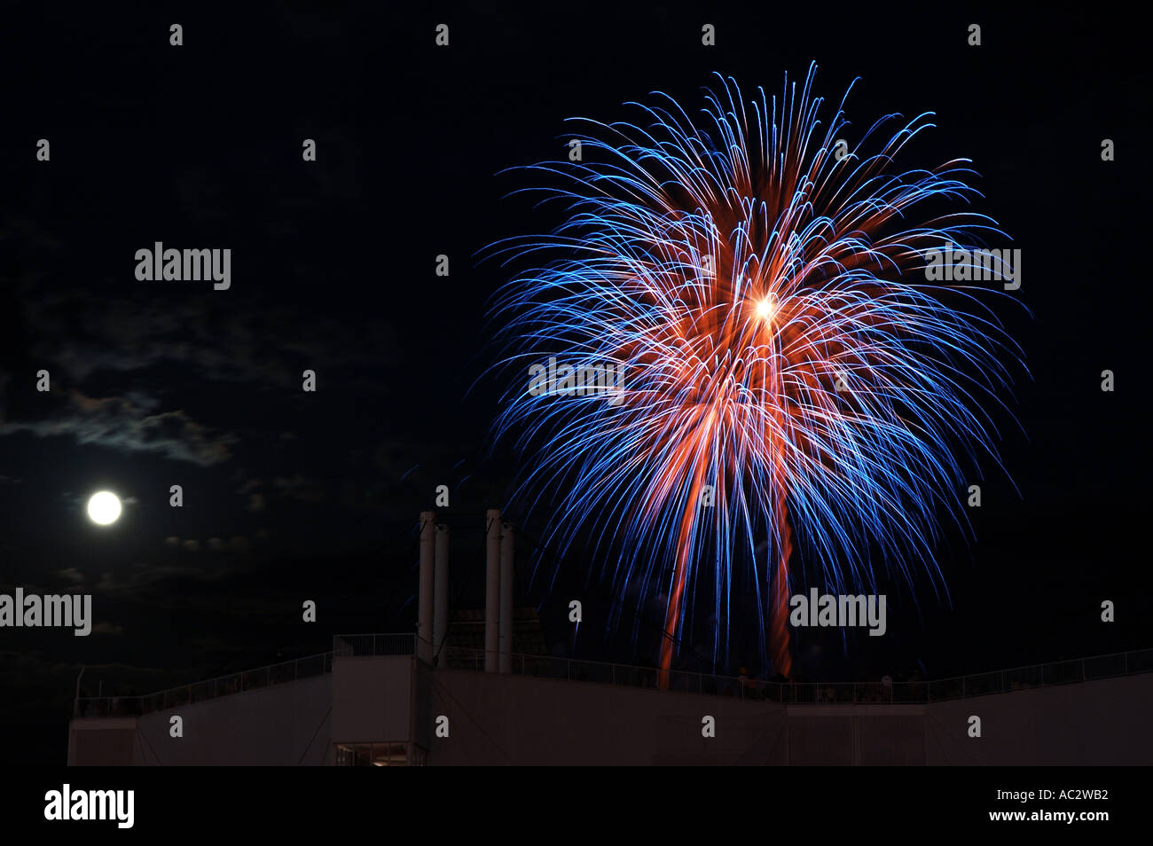 Full moon fireworks hi-res stock photography and images - Alamy