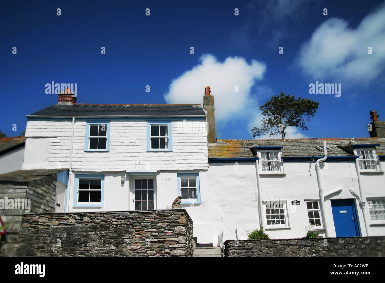 White fishing cottage hi-res stock photography and images - Alamy
