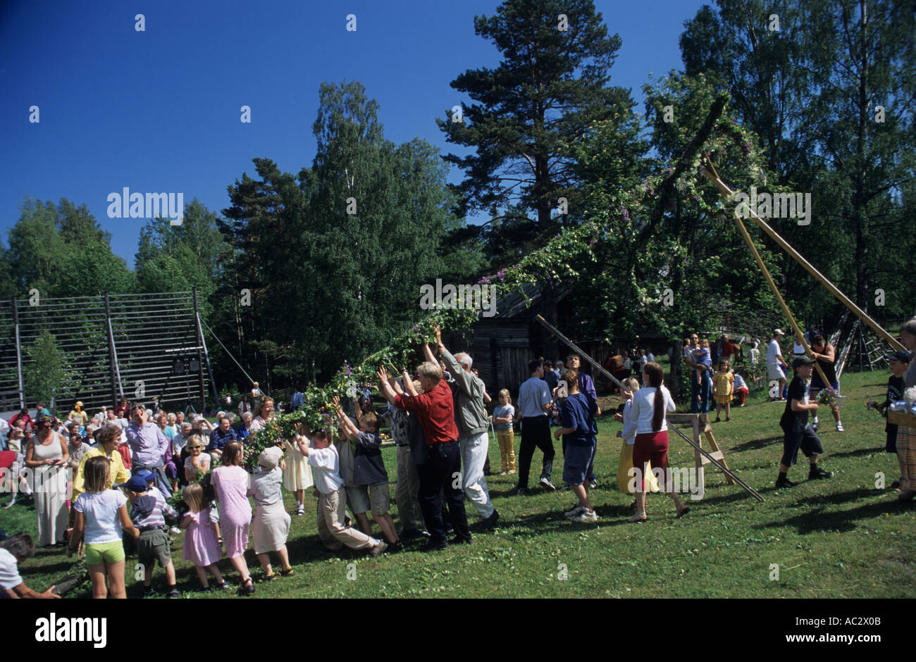 Midsummer celebrations sweden hi-res stock photography and images - Alamy