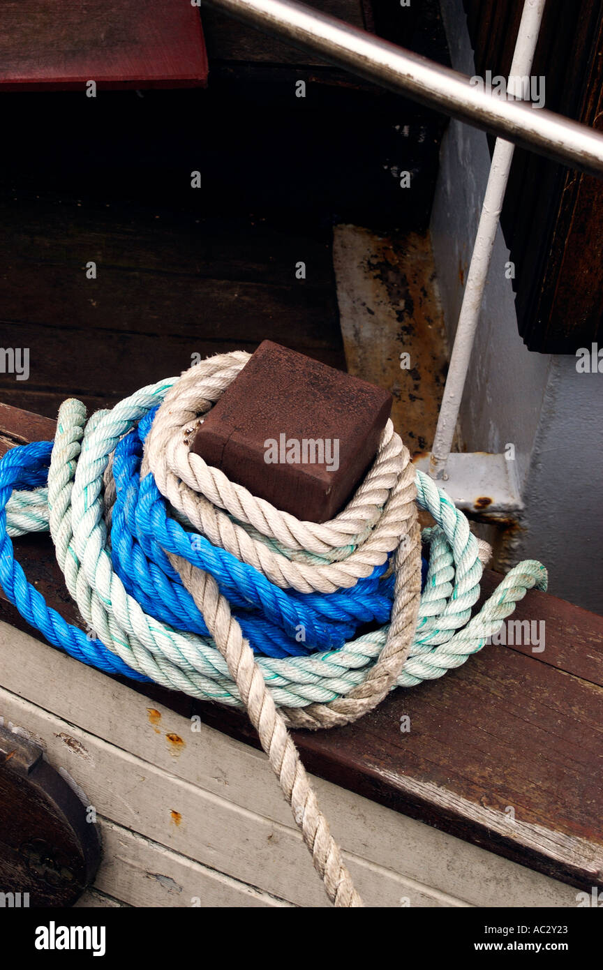 Capstan knot hi-res stock photography and images - Alamy