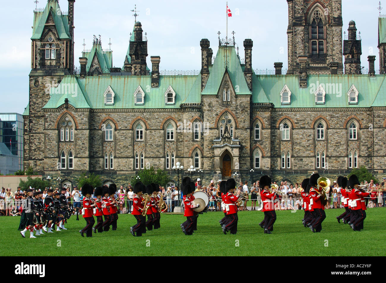 Governor generals foot guard hi-res stock photography and images - Alamy