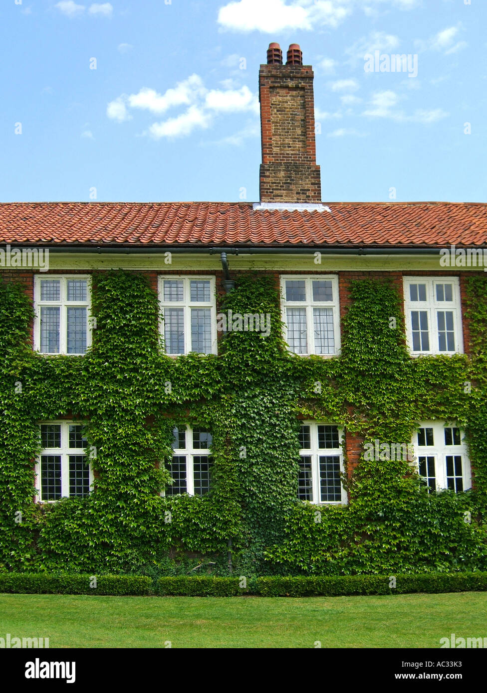 Hampton Court Palace cottages, Surrey England UK Stock Photo - Alamy