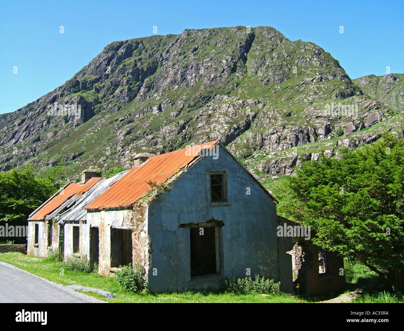 Deserted house, the Gap of Dunloe, Ring of Kerry, Killarney, County ...