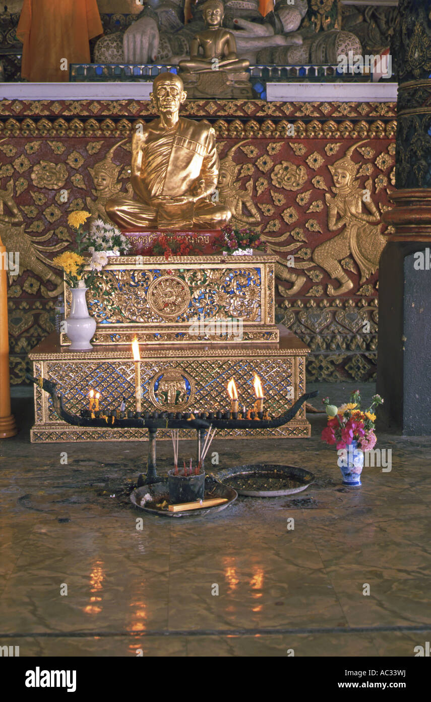Monk luang phaw to hi-res stock photography and images - Alamy