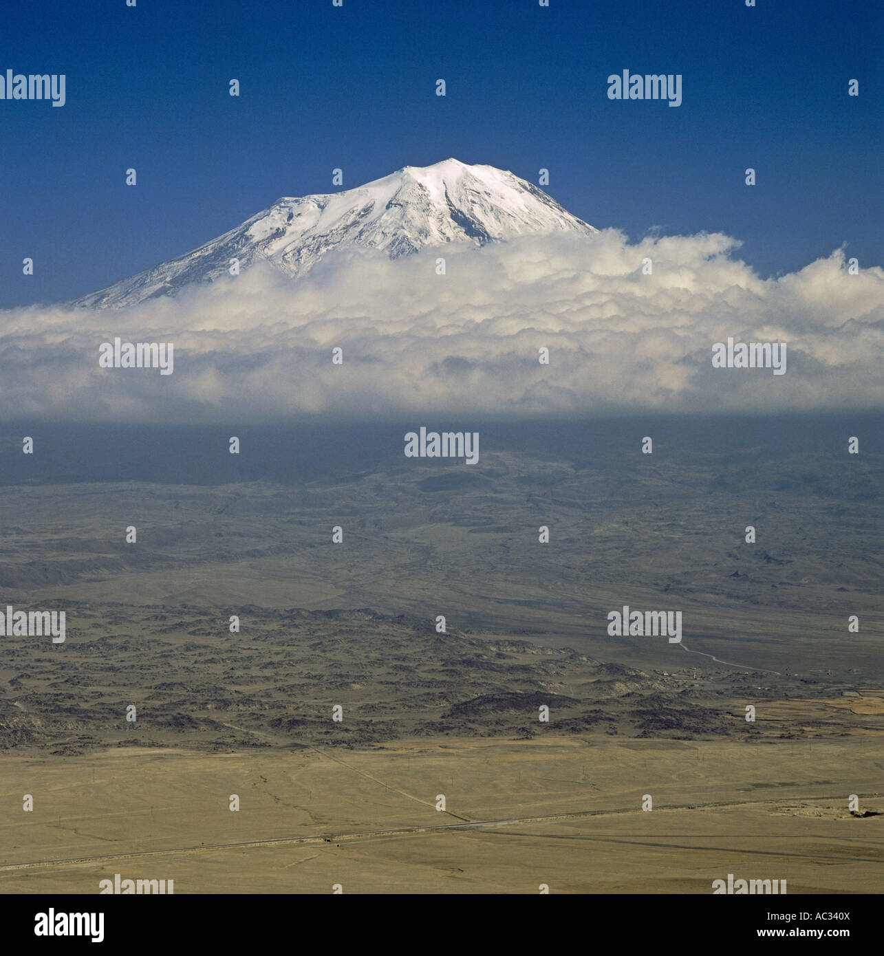 Ararat, highest mountain of Turkey, 5165 m, Turkey, East Anatolia Stock ...