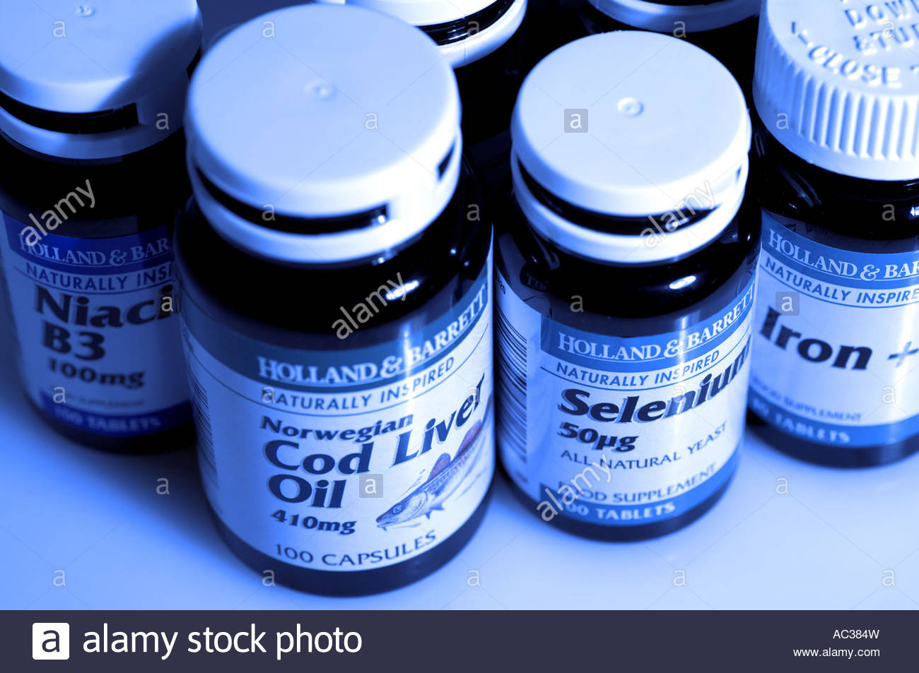 Selenium capsules hi-res stock photography and images - Alamy