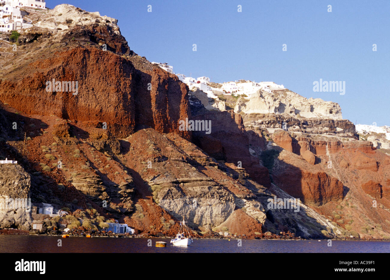 Oia red cliffs hi-res stock photography and images - Alamy