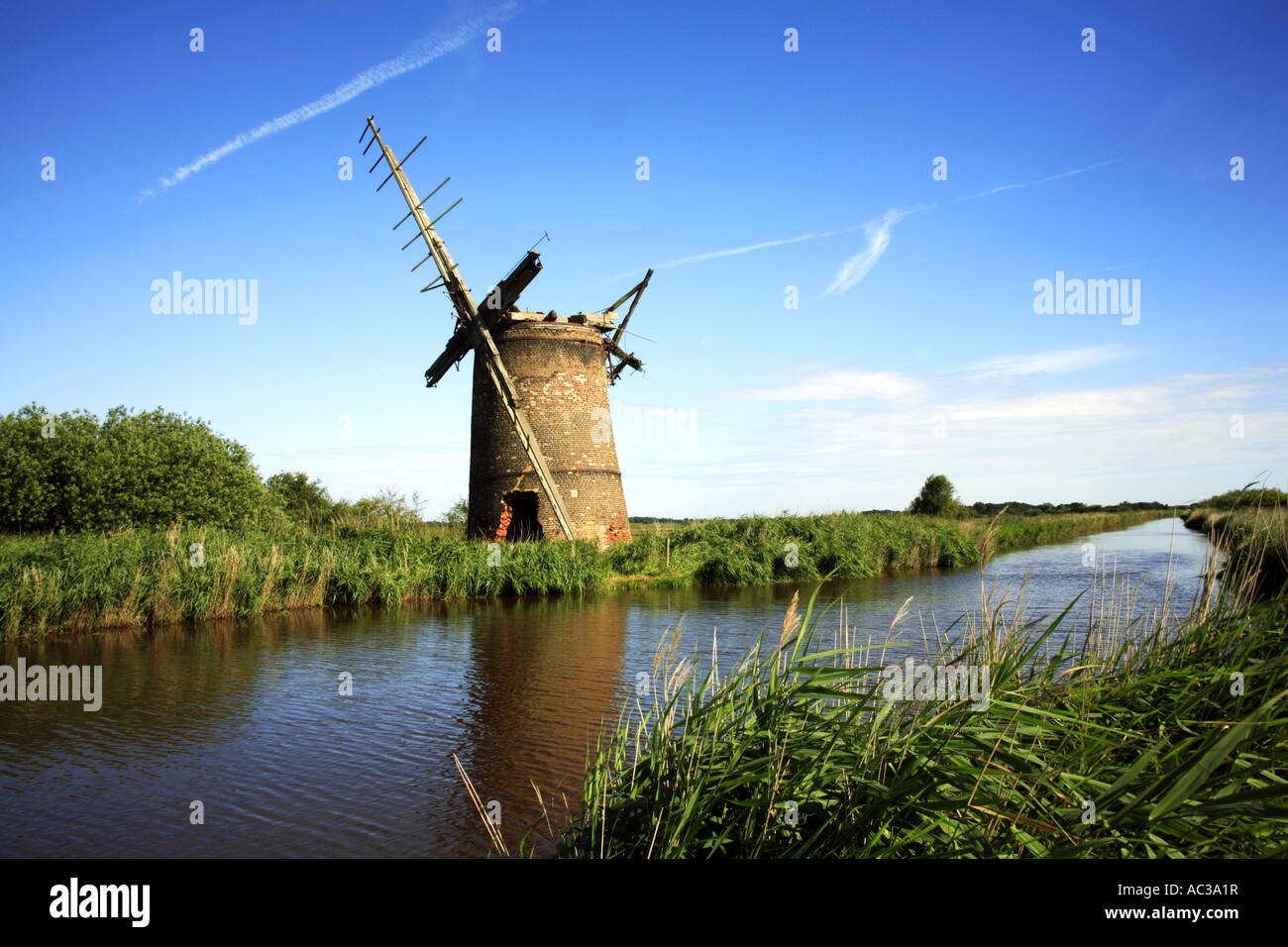 Brograve drainage mill derelict hi-res stock photography and images - Alamy