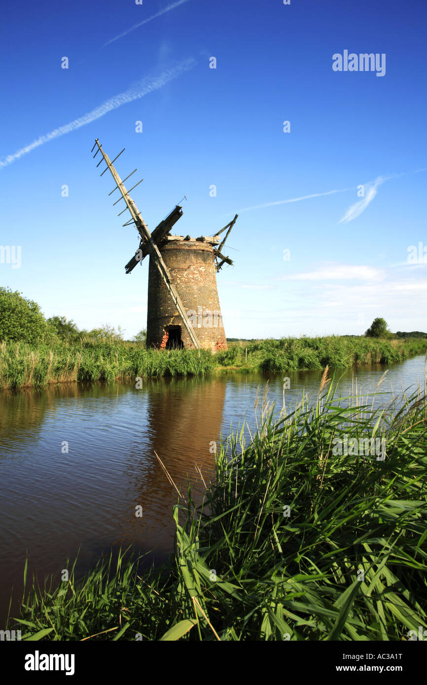 Brograve drainage mill derelict hi-res stock photography and images - Alamy
