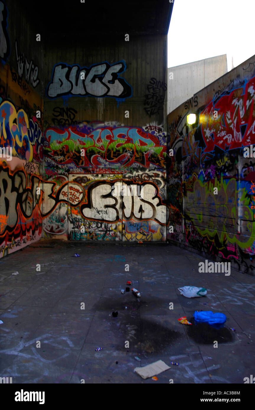 Crime criminal damage art tags hi-res stock photography and images - Alamy