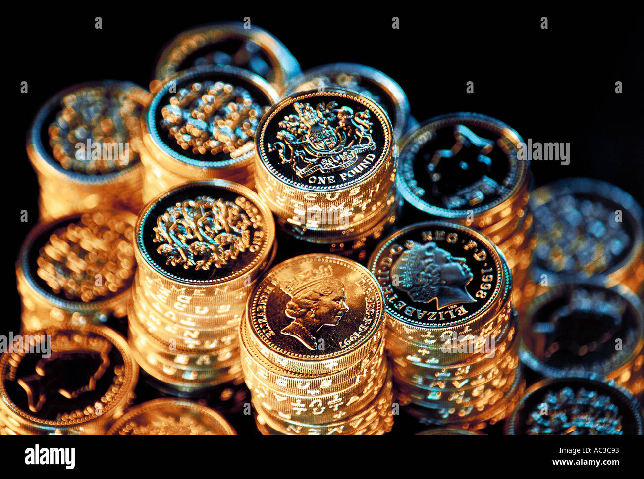 Uk stacks of Pound coins Stock Photo - Alamy