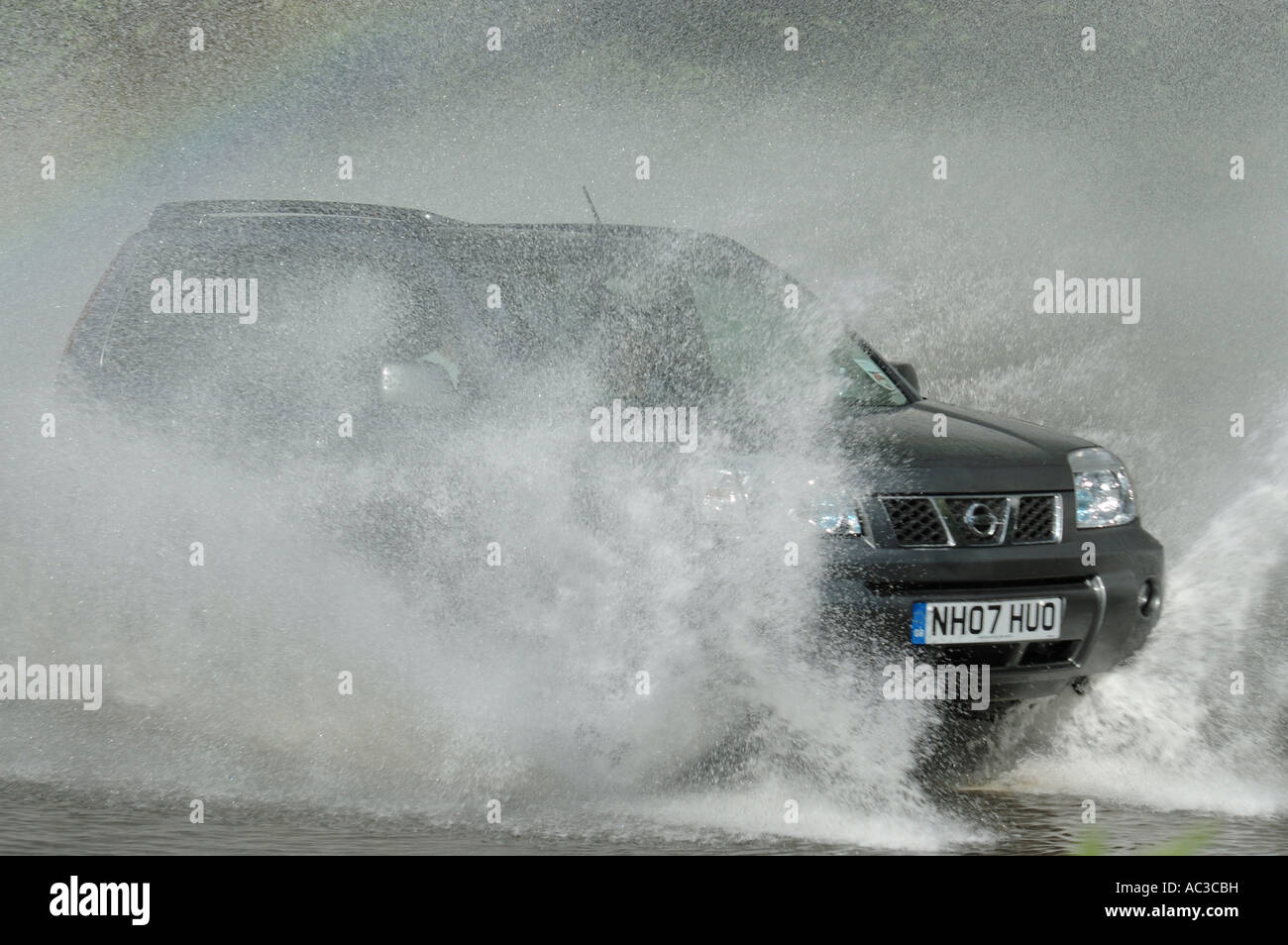 Car water splash hi-res stock photography and images - Alamy