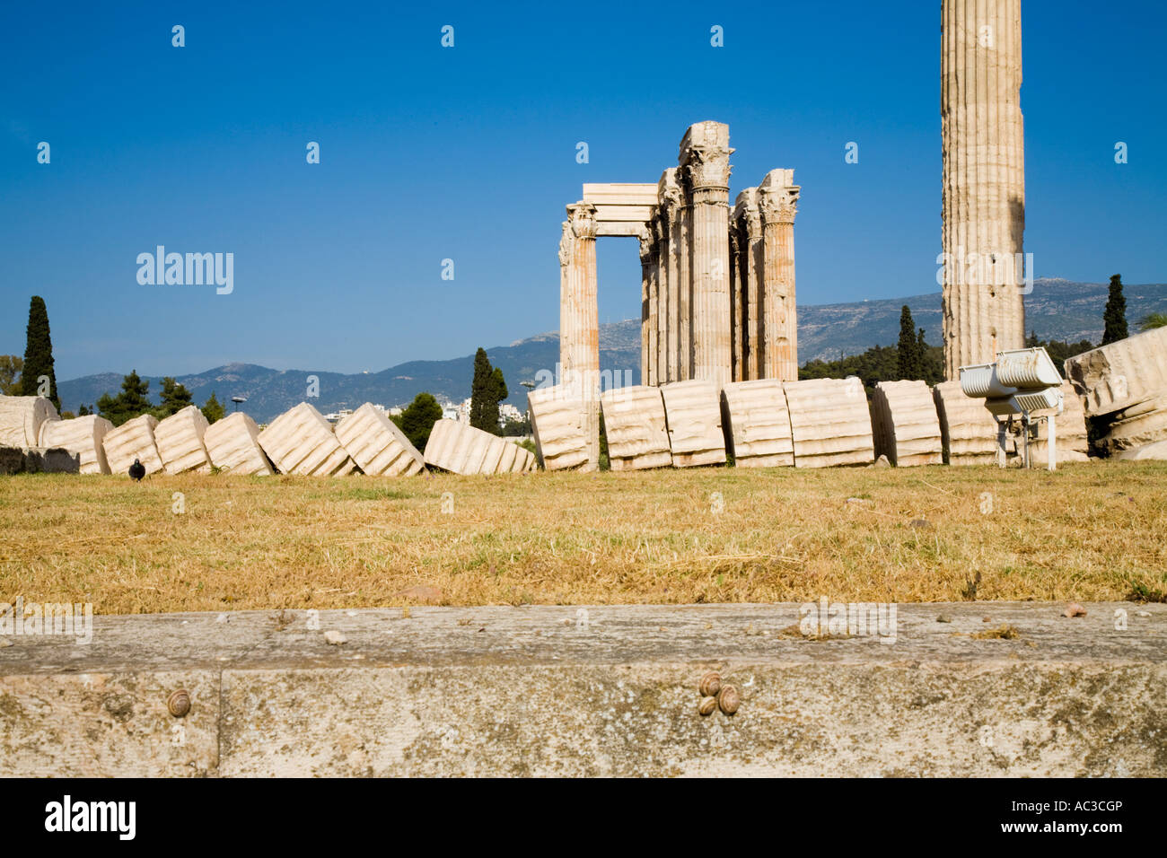 Ancient ruins, modern city. Temple of Olympian Zeus Stock Photo - Alamy