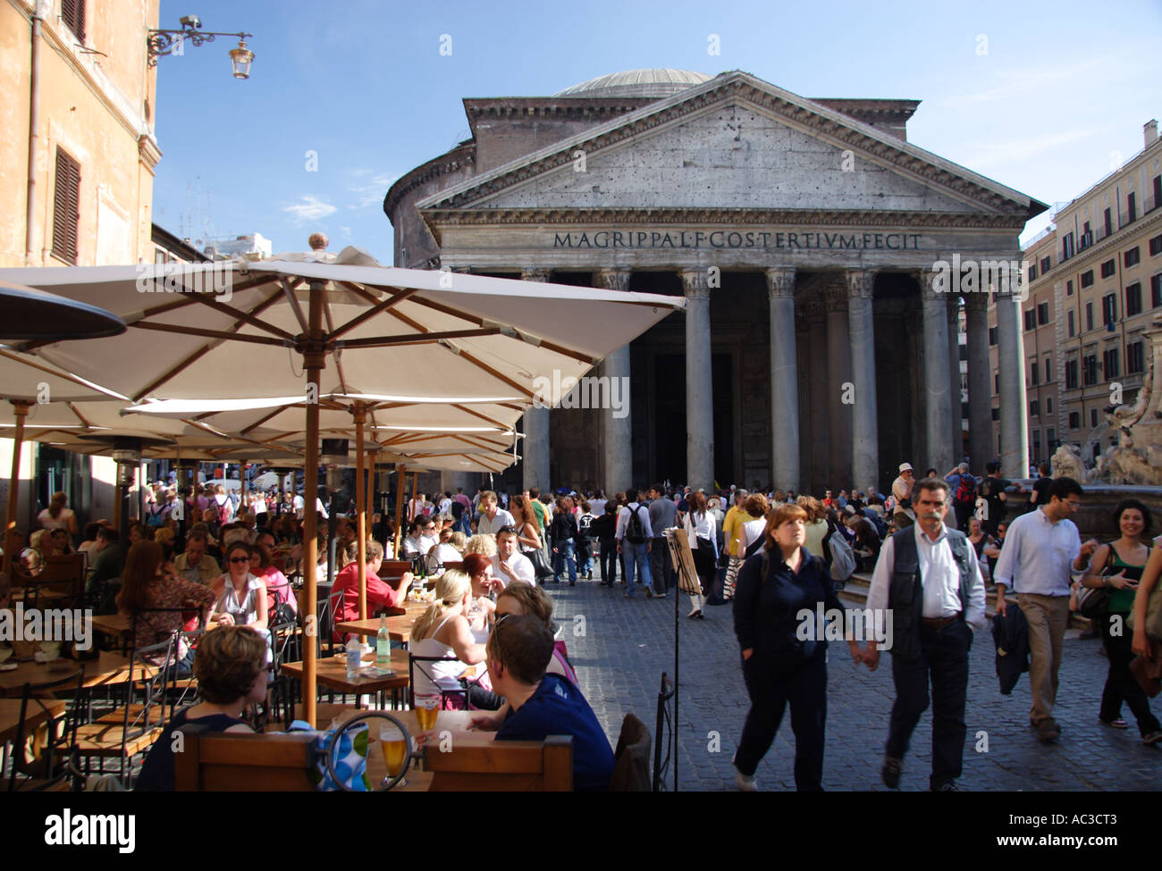 Italy Rome Piazza della Rotonda Pantheon cafes Stock Photo - Alamy