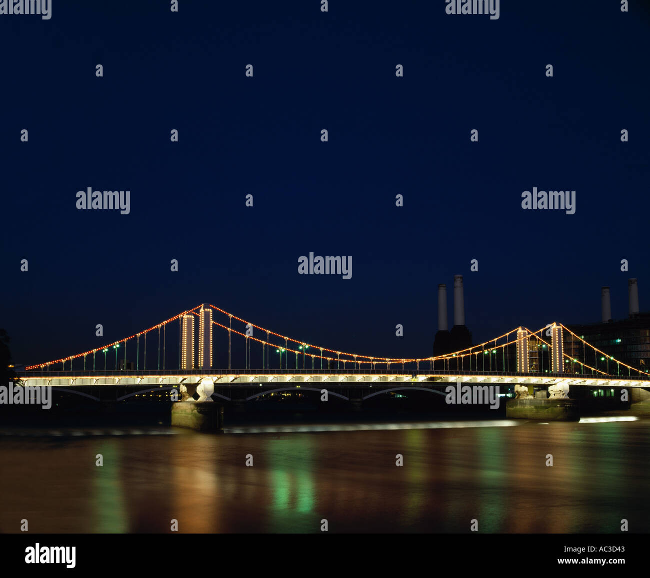 Battersea powerstation at night hi-res stock photography and images - Alamy