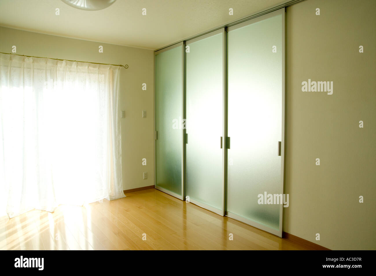 Empty Living Room High Resolution Stock Photography and Images - Alamy