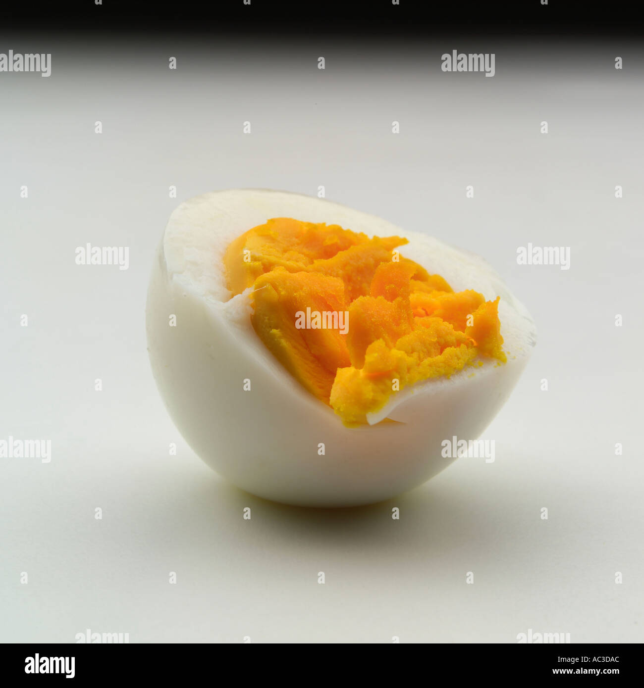 1 hard boiled egg hi-res stock photography and images - Alamy