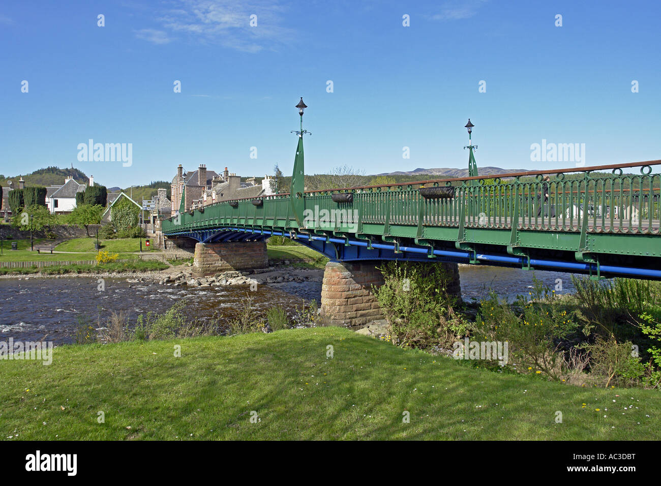 River earn comrie hi-res stock photography and images - Alamy