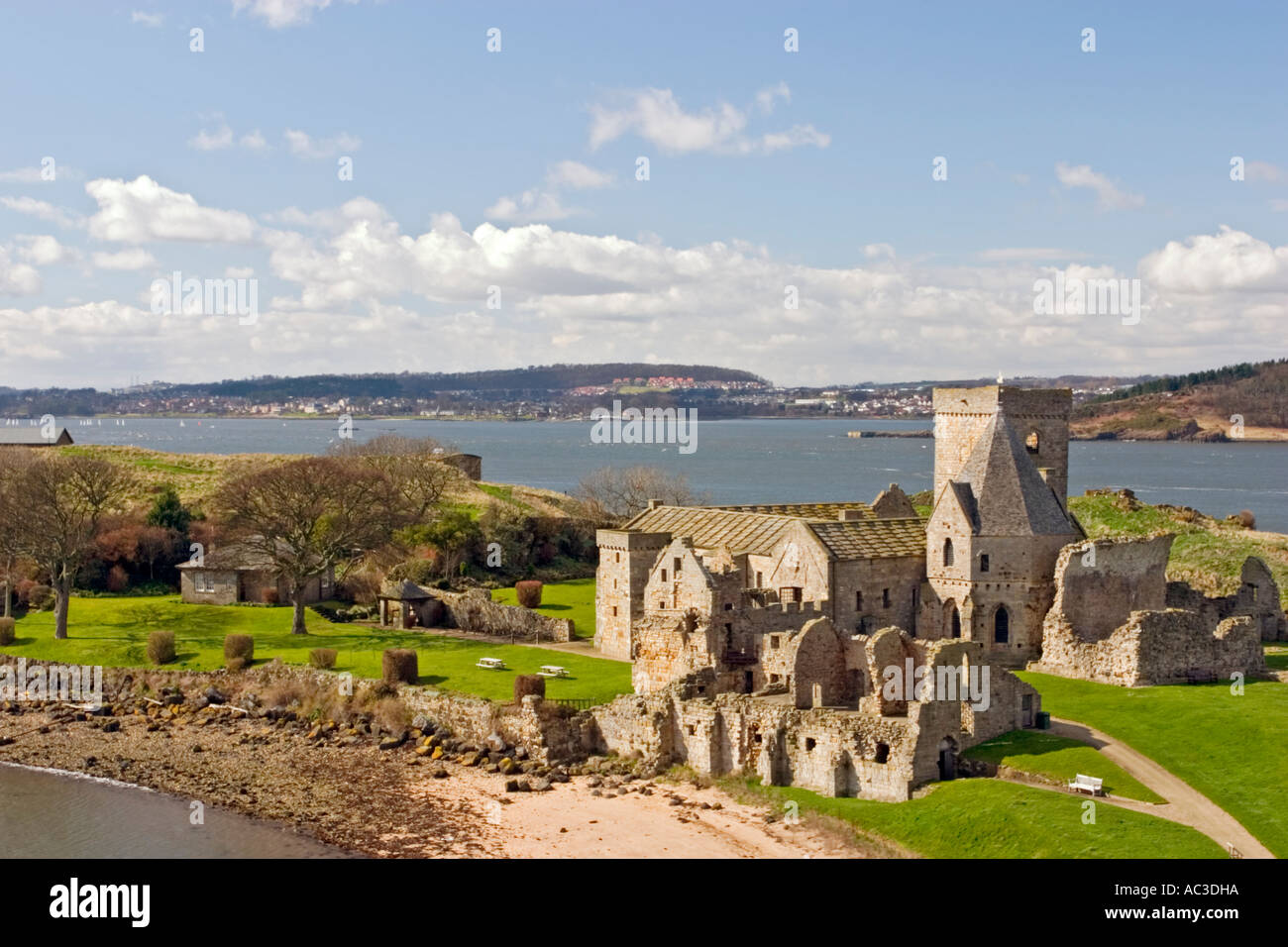 Inchcolm abbey hi-res stock photography and images - Alamy
