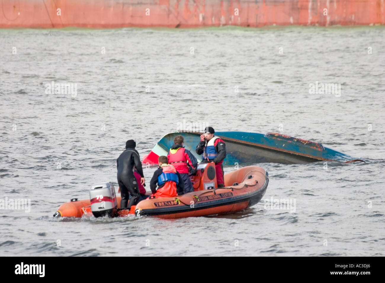Capsize hi-res stock photography and images - Alamy