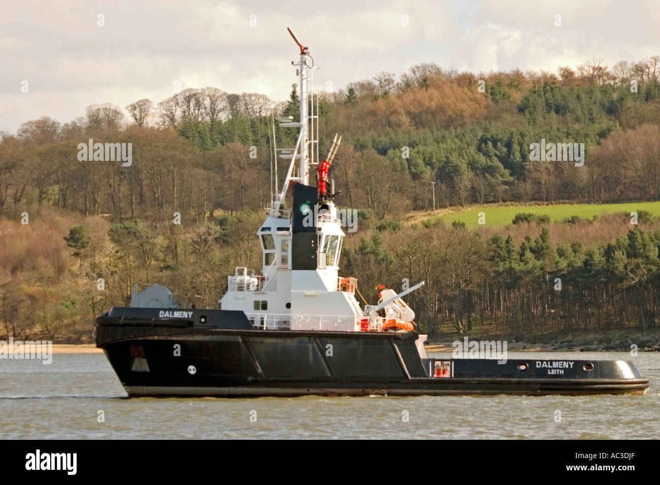Dalmeny firefighting tug boat at Hound Point Oil Delivery Terminal ...
