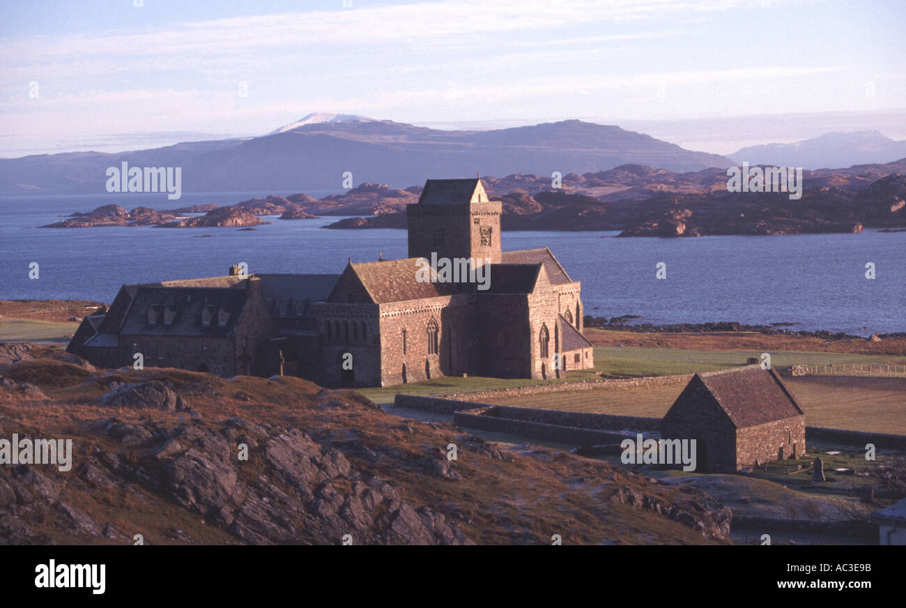 IONA ABBEY ISLE OF IONA Stock Photo - Alamy