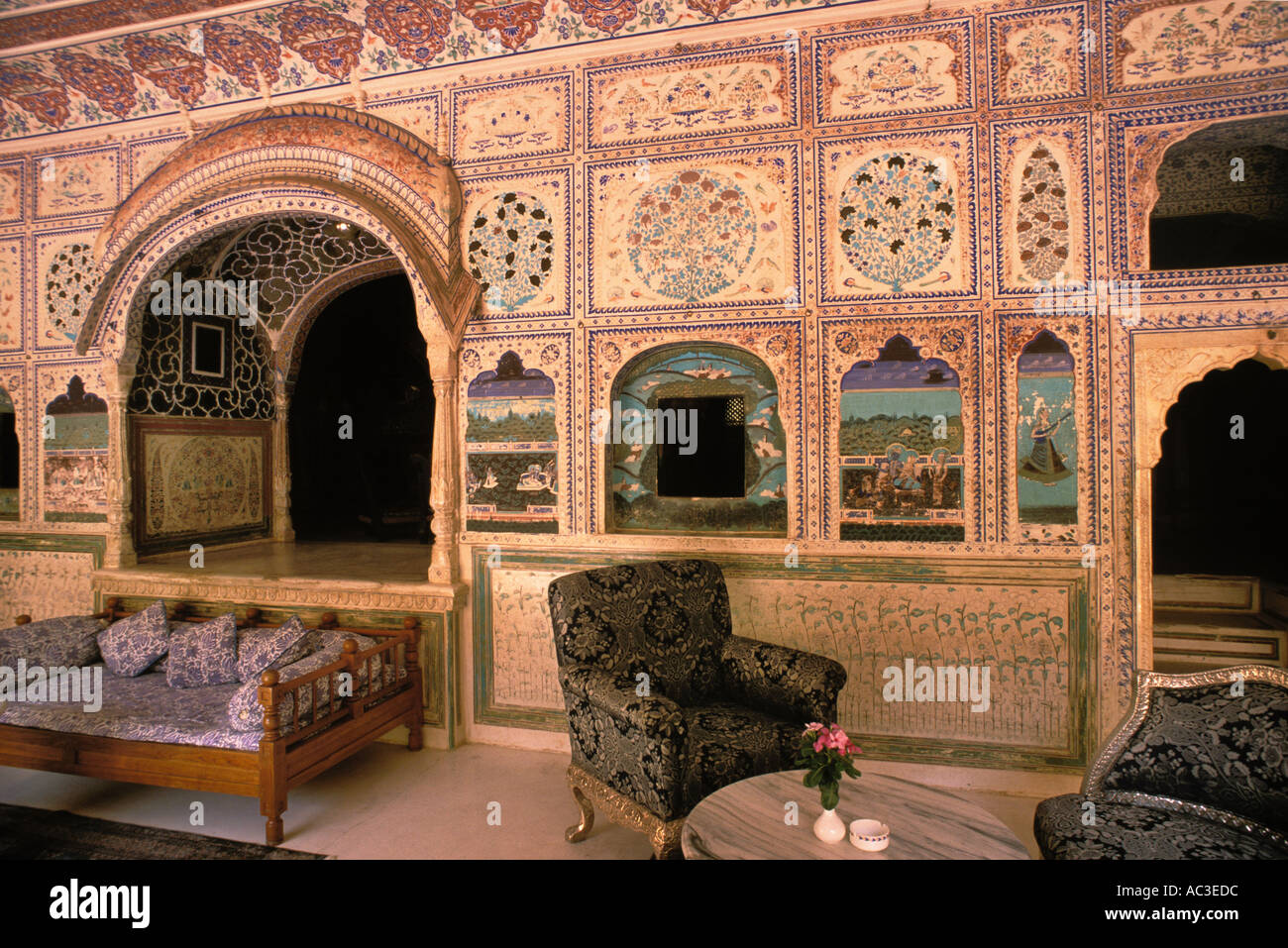 India, Rajasthan, Sultan Mahal lounge, Samode Palace Stock Photo - Alamy