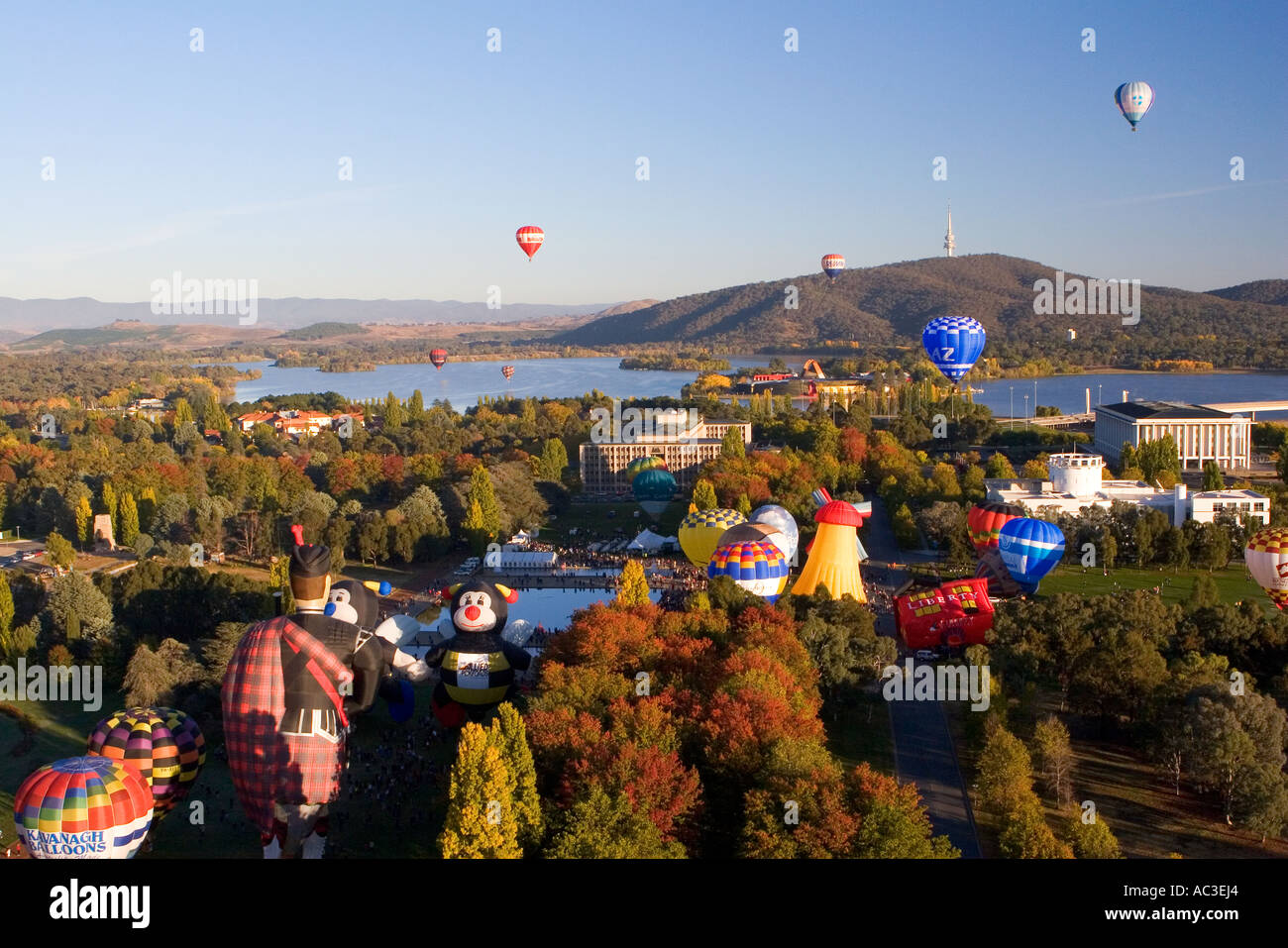 Hot air balloons over Lake Burley Griffin, Canberra Stock Photo - Alamy