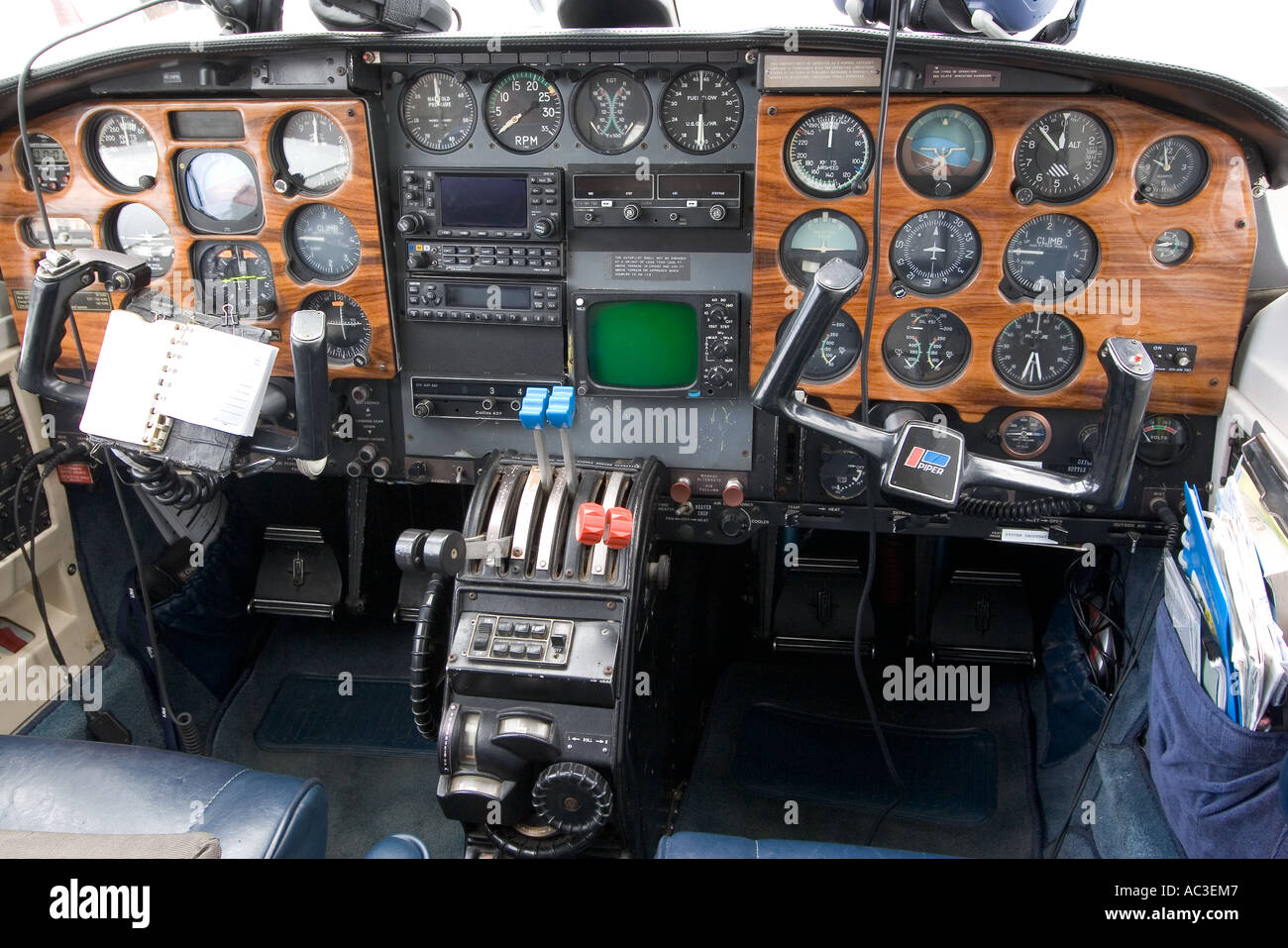 Cockpit, Piper Chieftain Stock Photo - Alamy