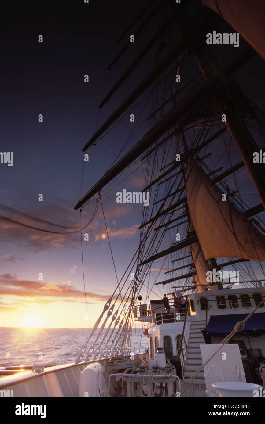 Clipper ships hi-res stock photography and images - Alamy