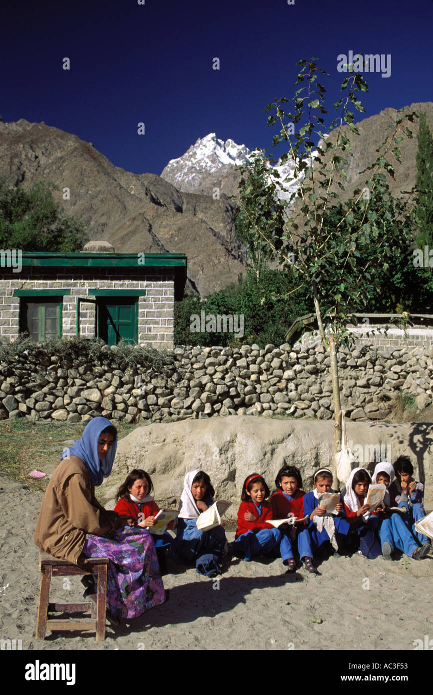 Hunza girl hi-res stock photography and images - Alamy