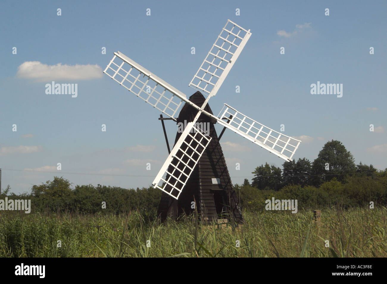 Fenland with windmill hi-res stock photography and images - Alamy