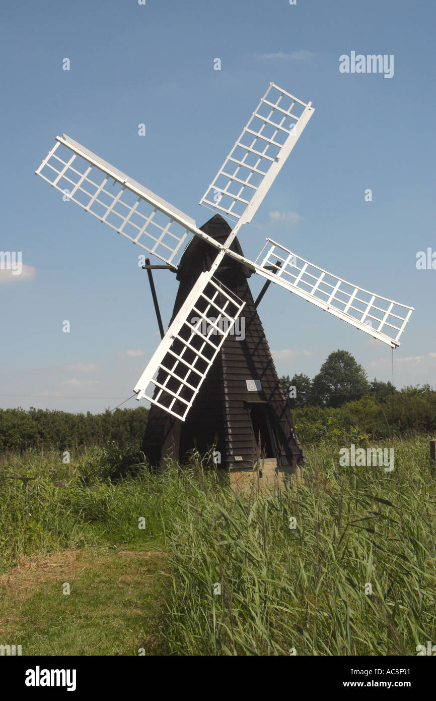 Fenland with windmill hi-res stock photography and images - Alamy