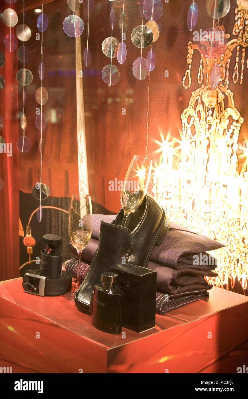 Windowstore hi-res stock photography and images - Alamy