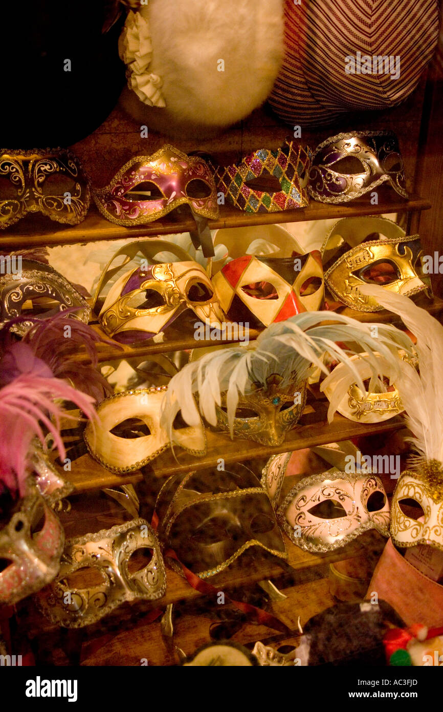 Masked christmas shopping hi-res stock photography and images - Alamy