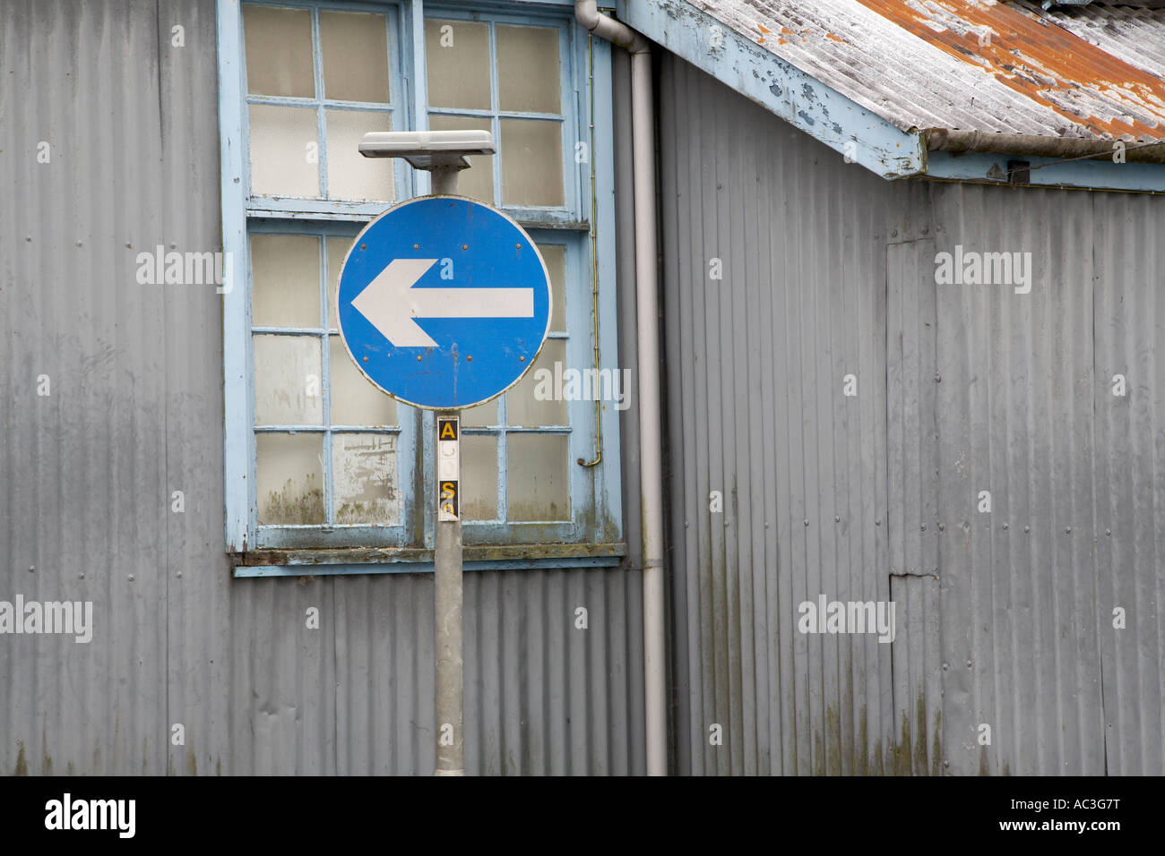 Rusty road sign front hi-res stock photography and images - Alamy