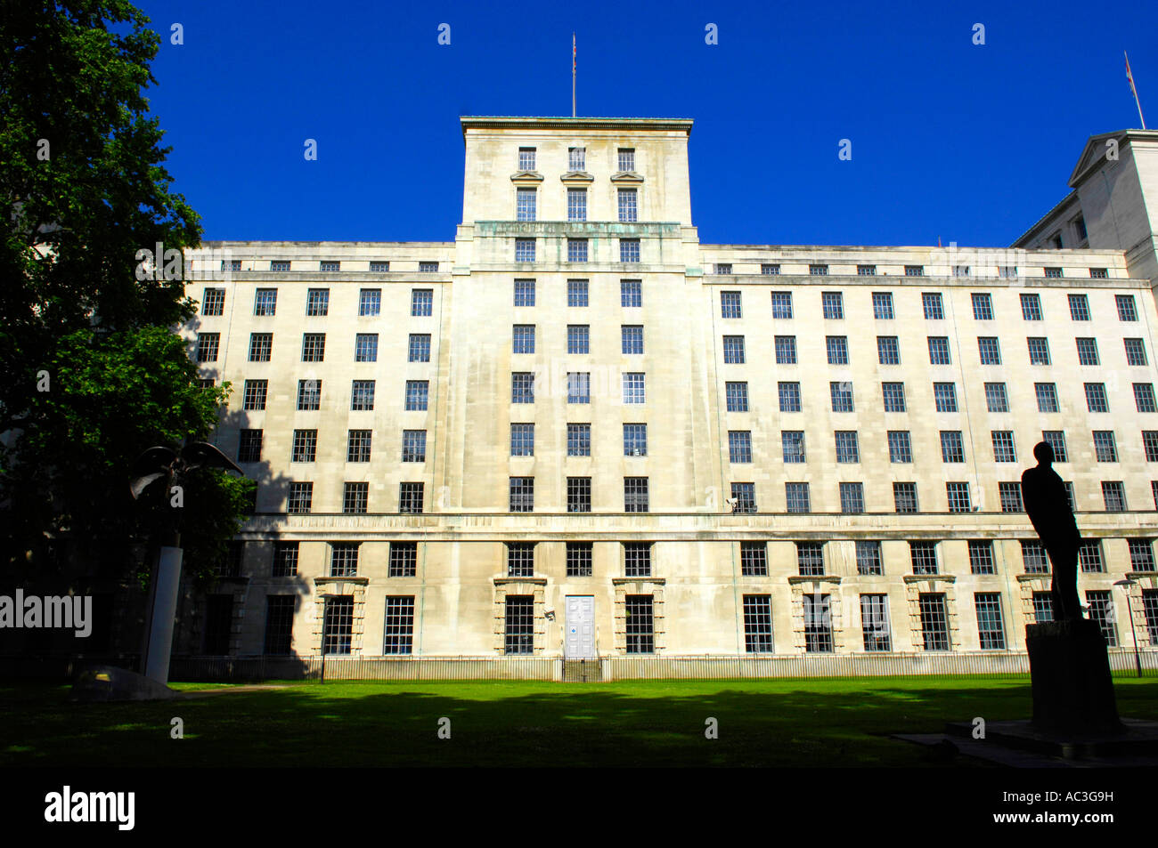 whitehall ministry of defence building architecture MOD victoria ...