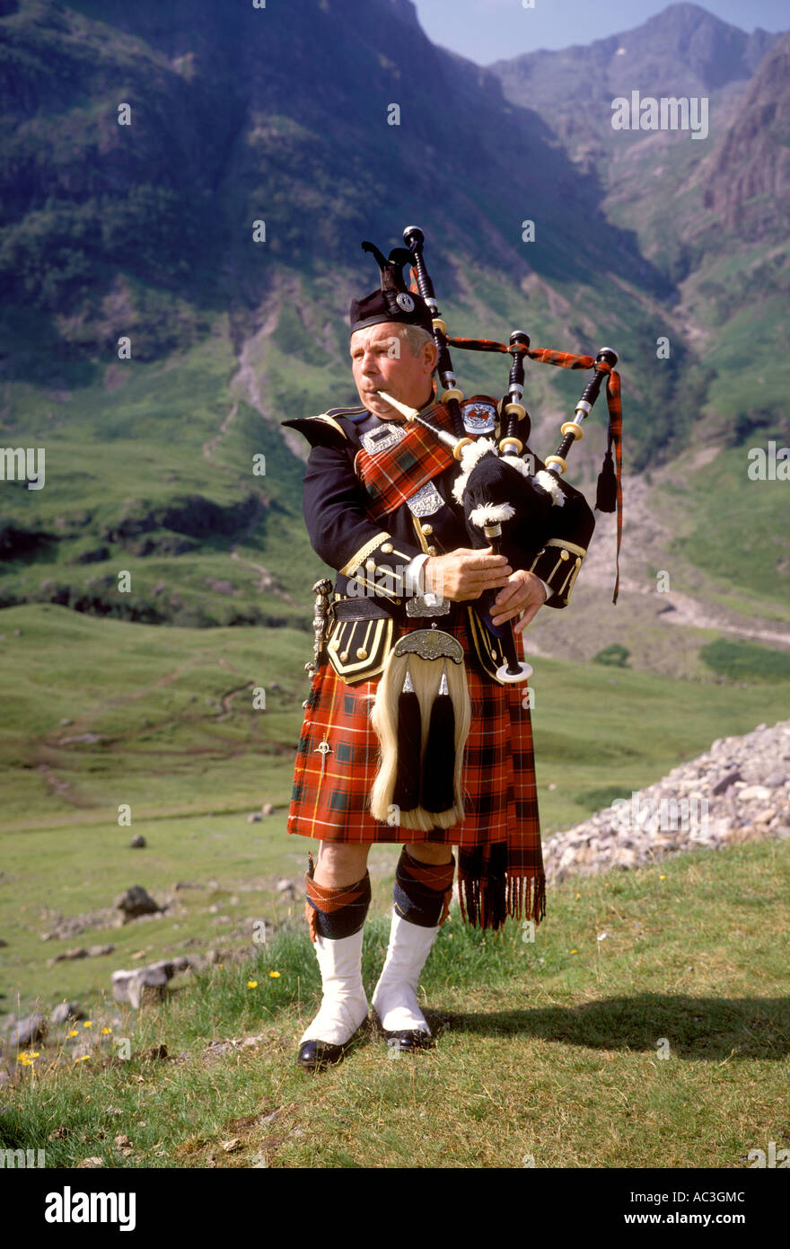 Scottish piper Alexander McPhee in Glen Coe Stock Photo - Alamy