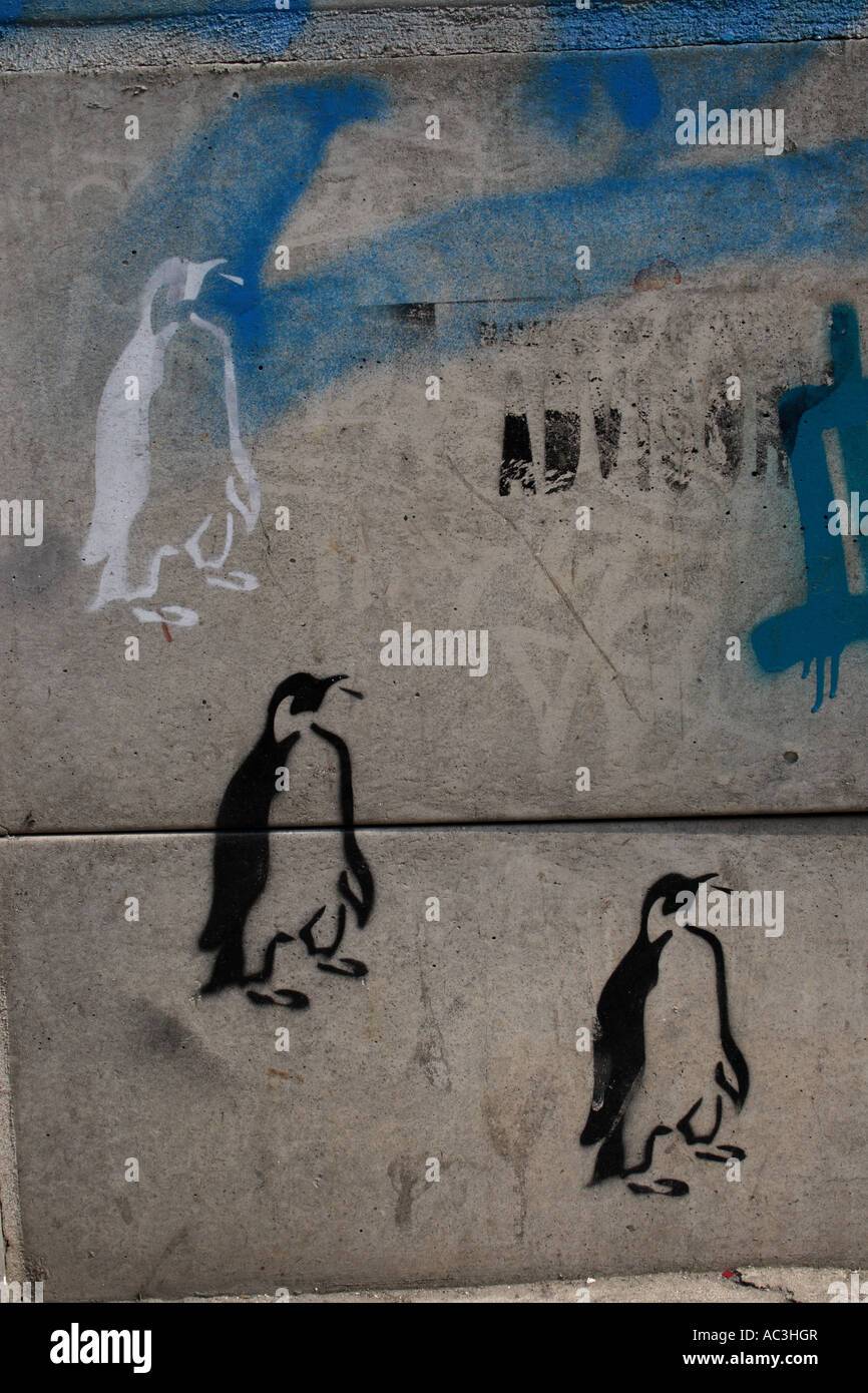 Stencil penguin hi-res stock photography and images - Alamy